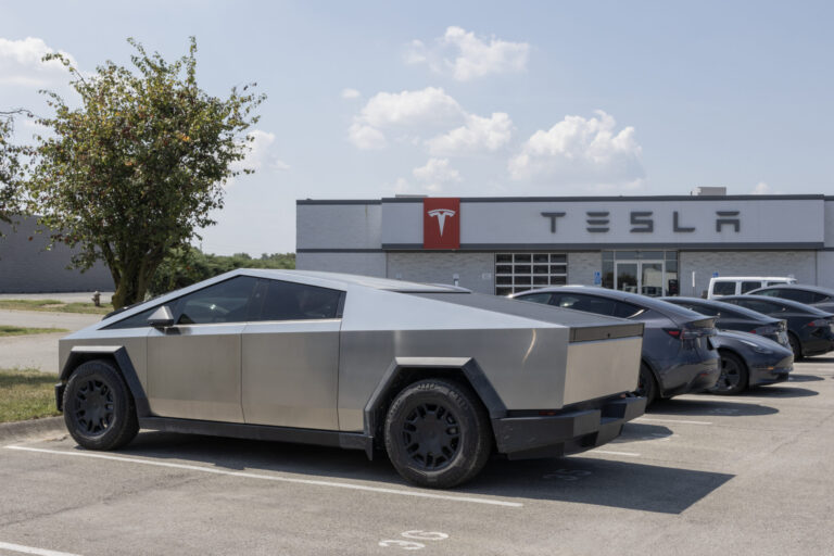 Musk fails to flip top Wisconsin court amid Tesla lawsuit over ...